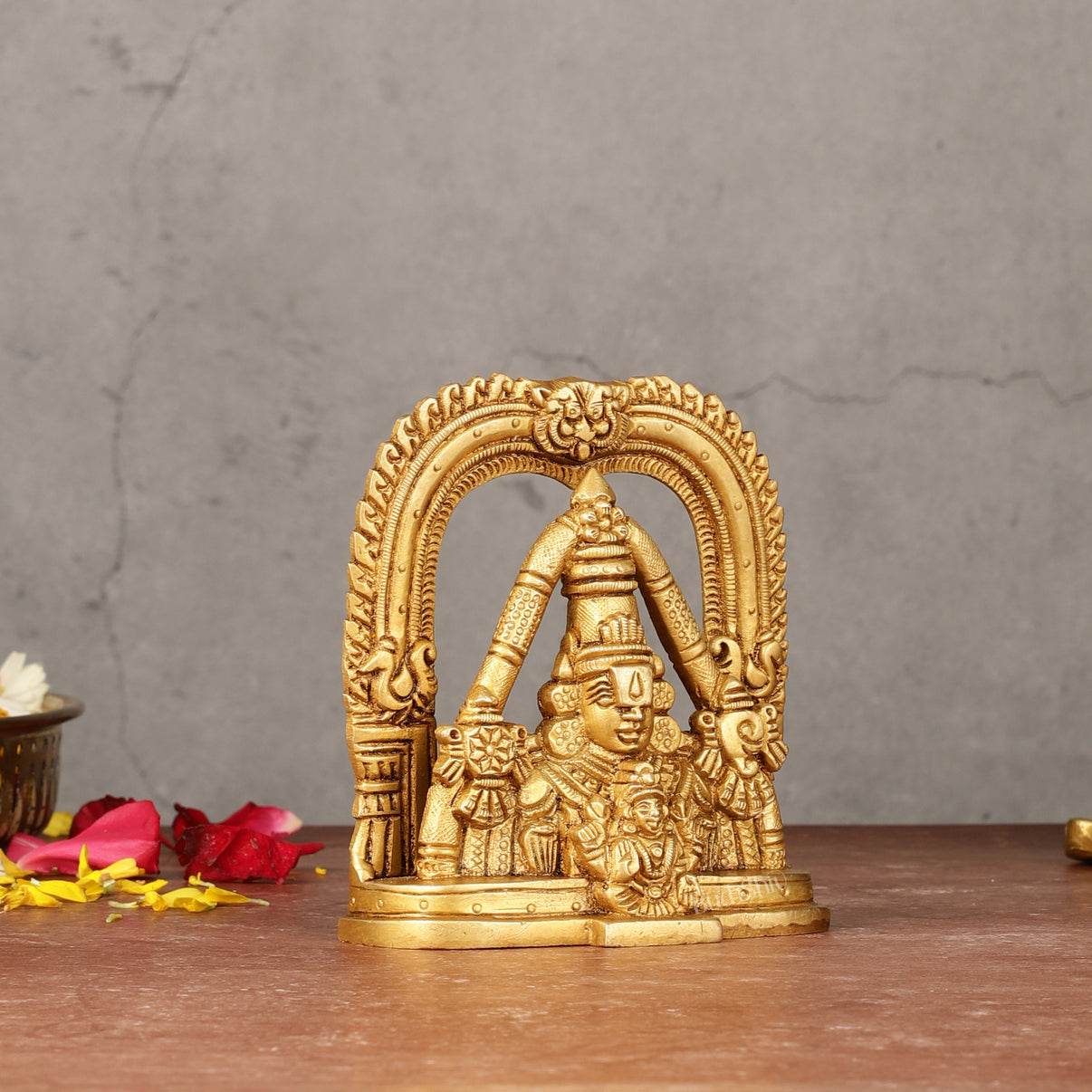 Brass Tirupati Balaji and Lakshmi Bust Table Accent – Budhshiv.com